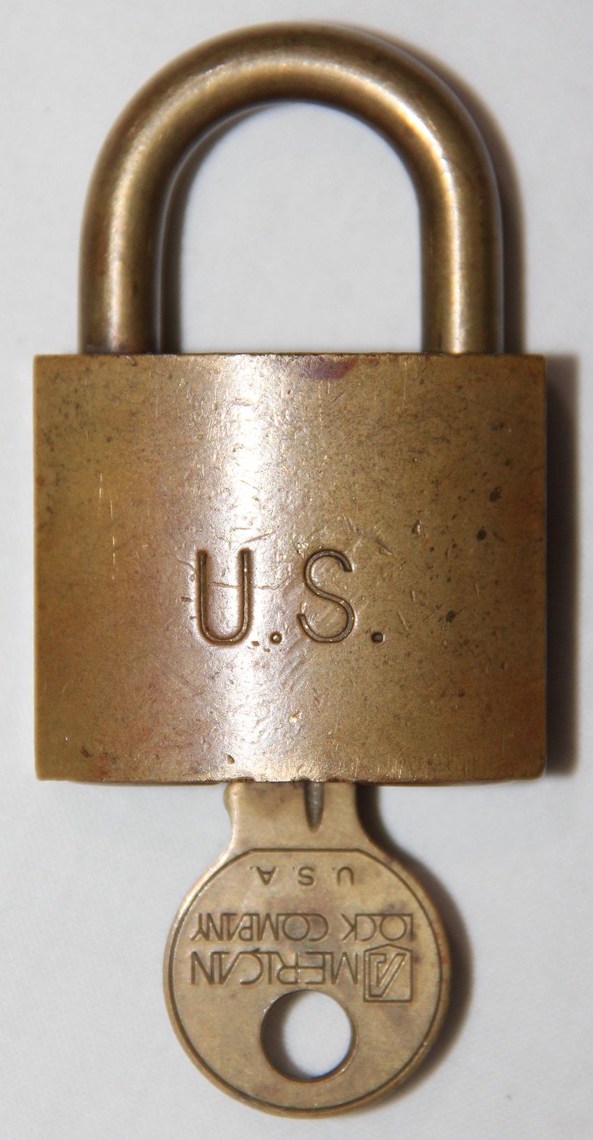 E330. WWII MILITARY FOOTLOCKER BRASS PADLOCK WITH KEY - B & B Militaria