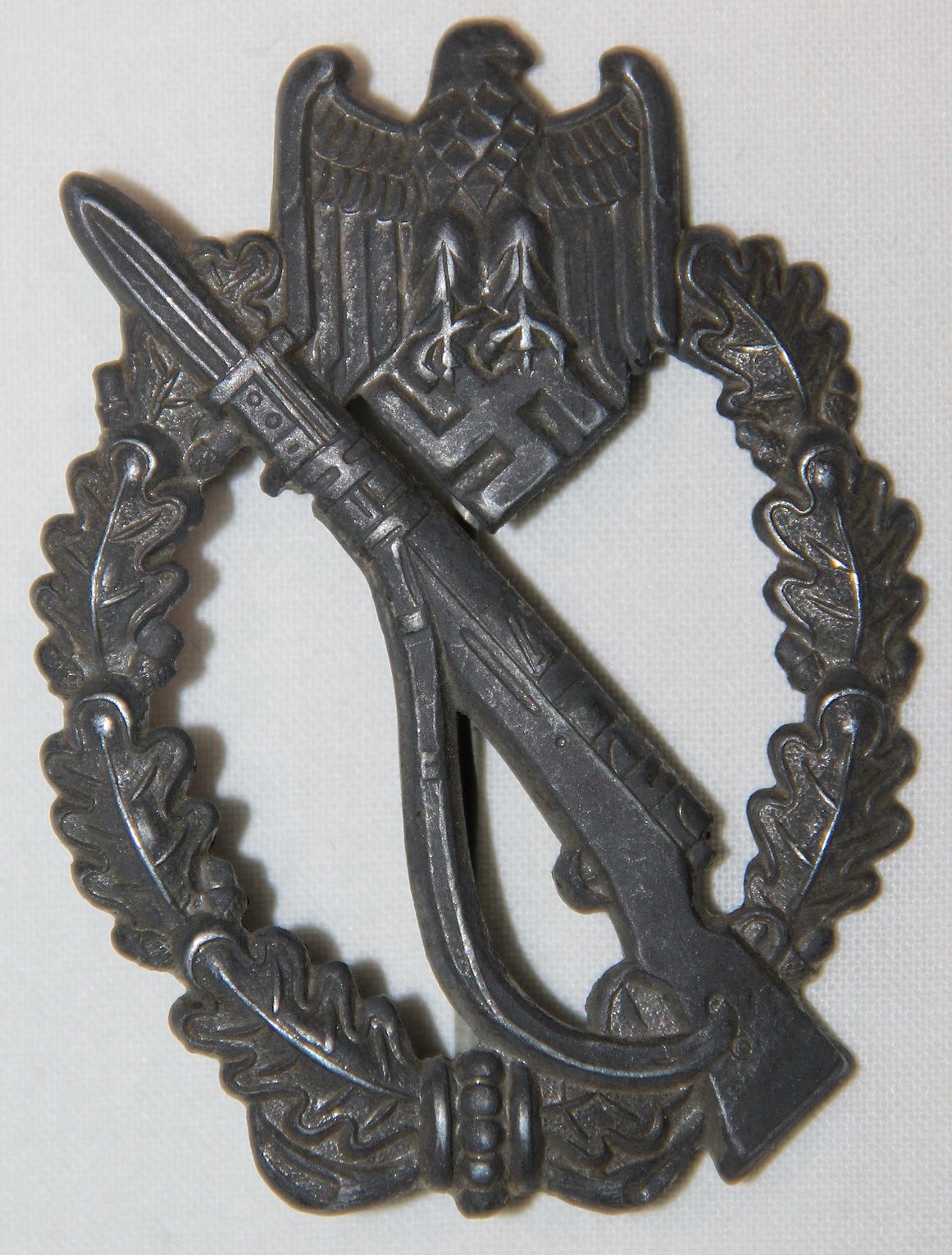 Q026. WWII GERMAN INFANTRY ASSAULT BADGE IN SILVER - B & B Militaria