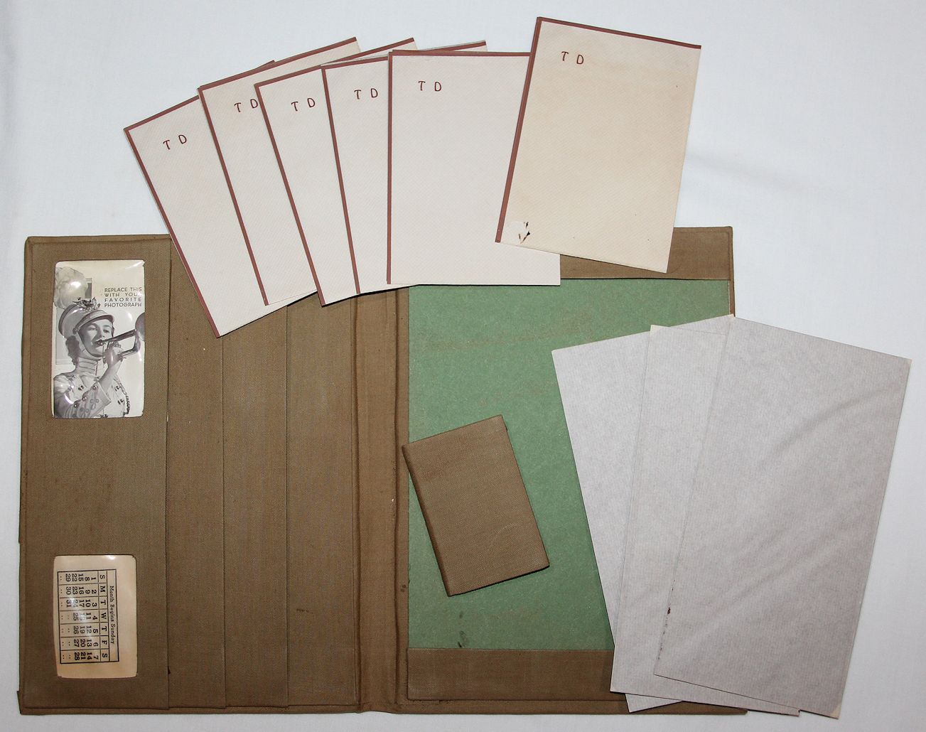 J041. WWII U.S. ARMY STATIONERY WRITING KIT - B & B Militaria