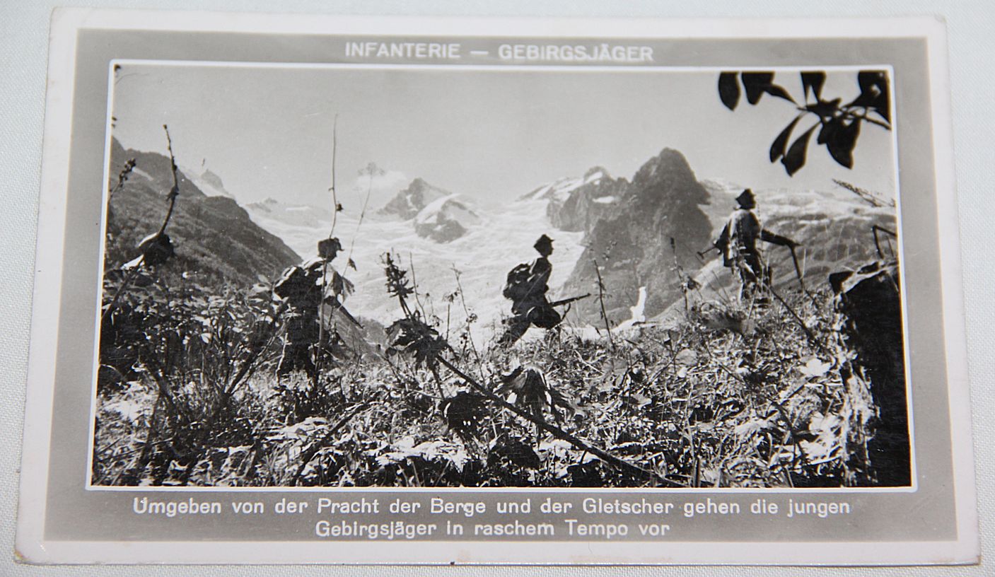 R059. WWII GERMAN MOUNTAIN TROOPS POSTCARD - B & B Militaria