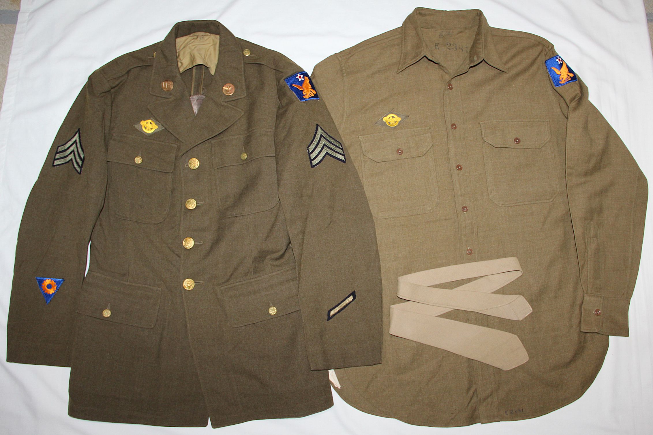 D079. NAMED WWII 2ND AAF UNIFORM WITH SHIRT AND NECK TIE - B & B Militaria