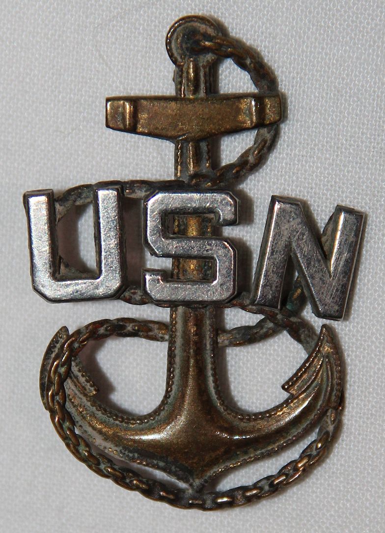 H082. EARLY WWII US NAVY CHIEF PETTY OFFICER CPO CAP DEVICE - B & B ...