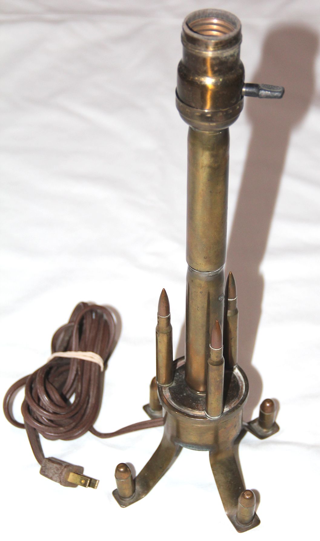 I106. WWII HOME FRONT TRENCH ART LAMP - B & B Militaria