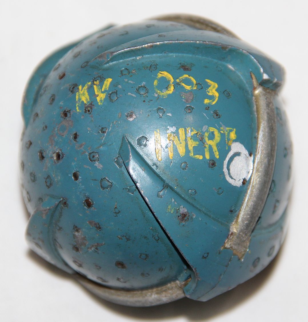 T259. INERT VIETNAM ERA BLU/26 SUBMUNITION BOMBLET - B & B Militaria