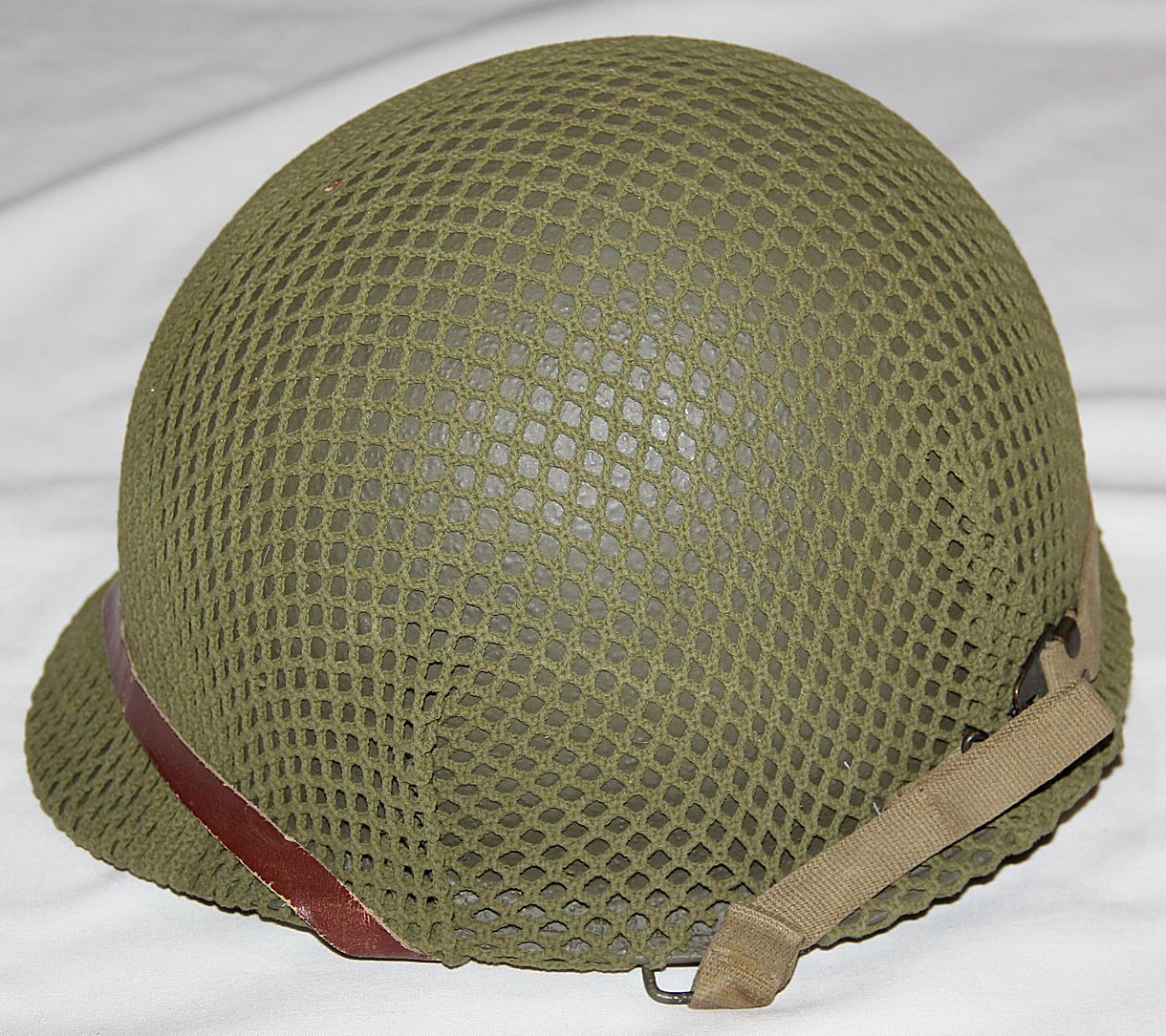 C091. WWII FRONT SEAM SWIVEL LOOP M1 HELMET SET WITH SHRIMP NET - B & B ...