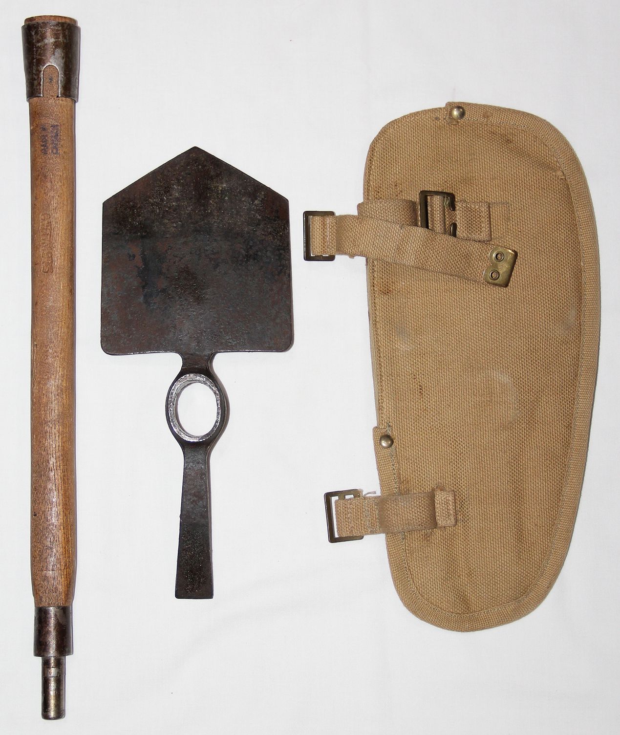 E424. WWII CANADIAN MADE BRITISH ENTRENCHING TOOL WITH COVER - B & B ...
