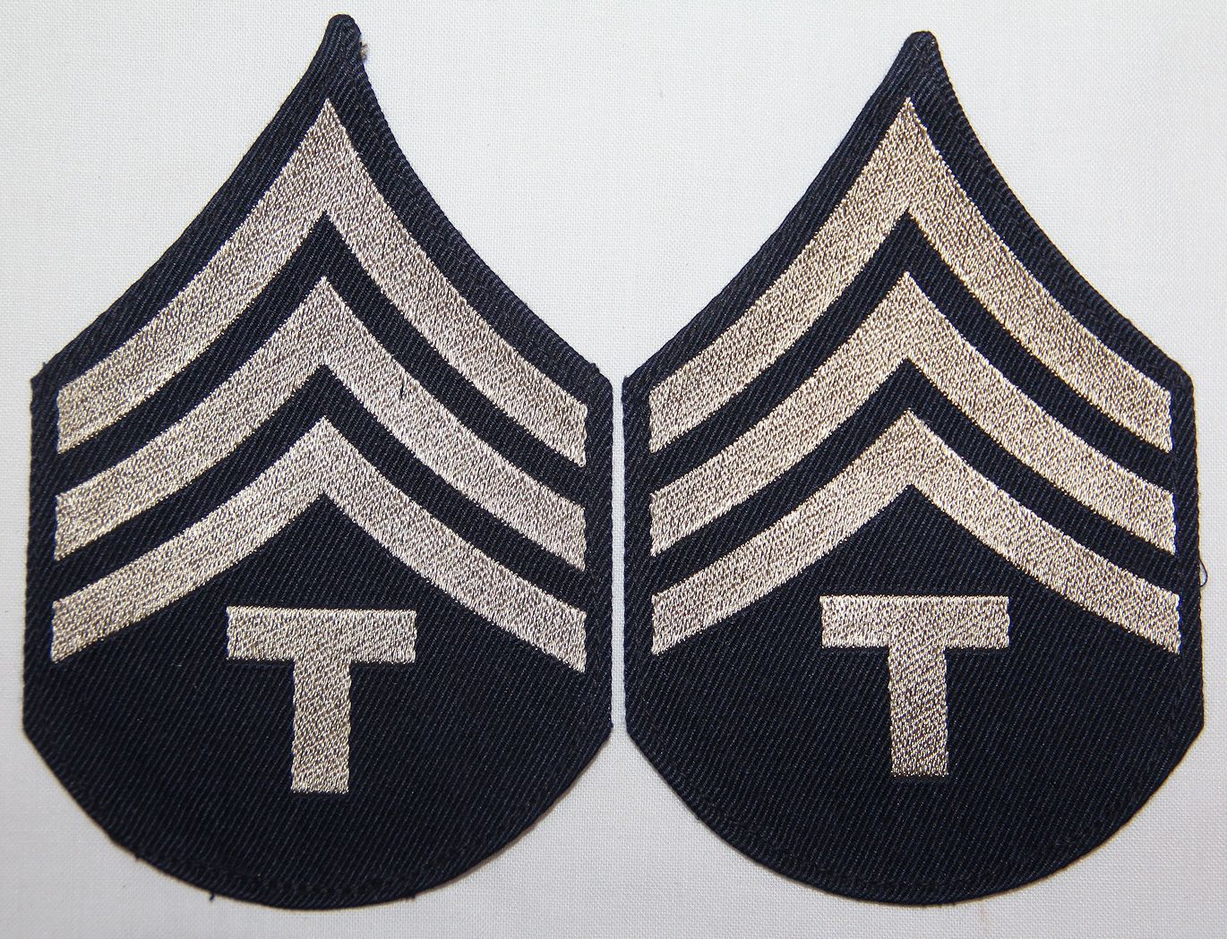 G223. WWII TECHNICIAN 4TH GRADE CHEVRONS - B & B Militaria