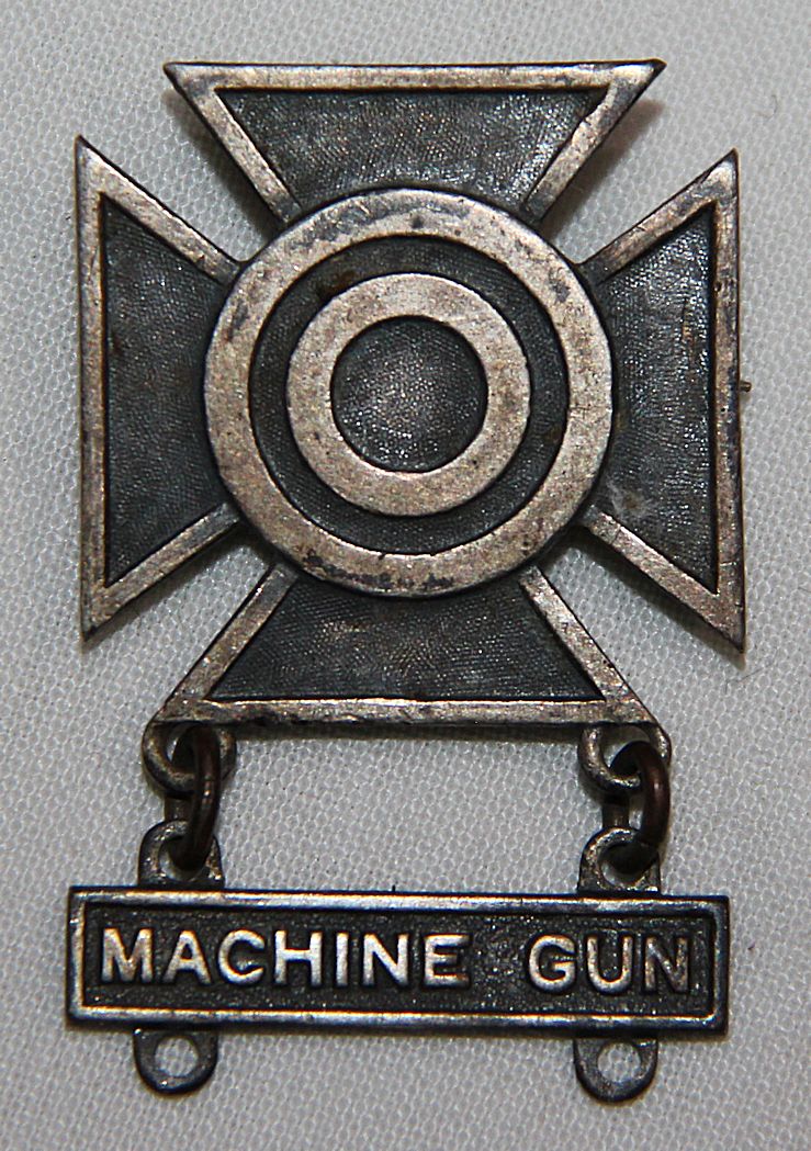 H154. WWII STERLING SHARPSHOOTER BADGE WITH MACHINE GUN BAR - B & B ...