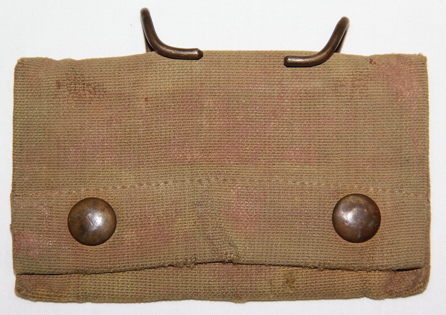 B364. WWI BANDAGE POUCH - B & B Militaria