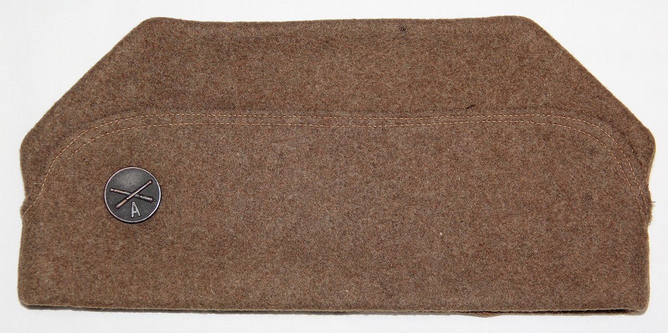 B422. WWI FRENCH MADE OVERSEAS GARRISON CAP WITH ARTILLERY DISK - B & B ...