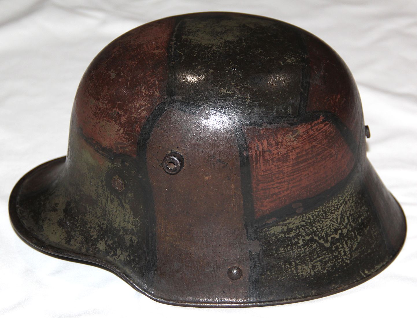 B437. WWI GERMAN CAMOUFLAGE M16 COMBAT HELMET - B & B Militaria