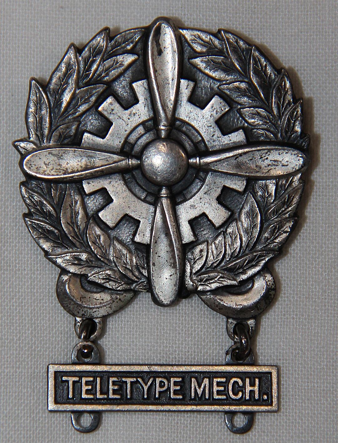 H215. WWII AAF STERLING TECHNICIAN BADGE WITH TELETYPE MECH BAR - B & B ...