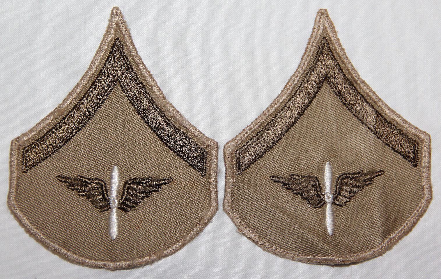 G278. EARLY WWII AAF PRIVATE FIRST CLASS CHEVRONS - B & B Militaria