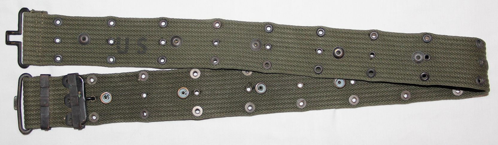 T408. VIETNAM USMC M-1961 PISTOL BELT WITH ELEVEN SNAPS - B & B Militaria