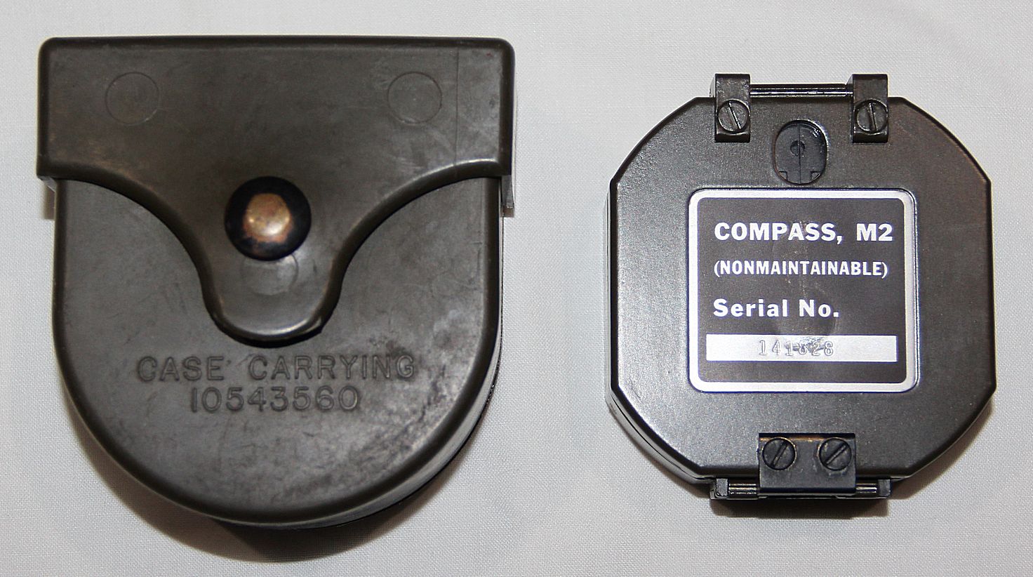 T414. VIETNAM M2 COMPASS WITH CARRYING CASE - B & B Militaria