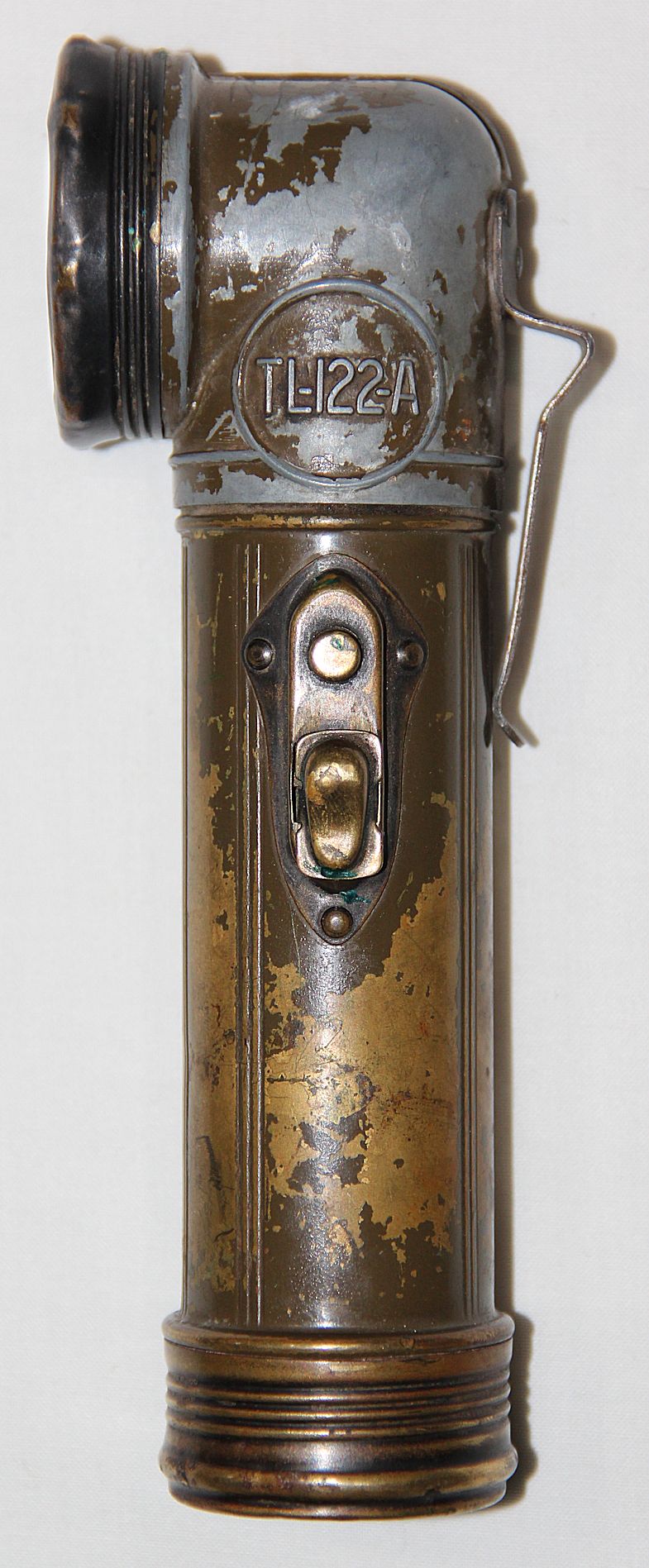 E611. EARLY WWII TL-122-A ANGLE HEAD FLASHLIGHT - B & B Militaria