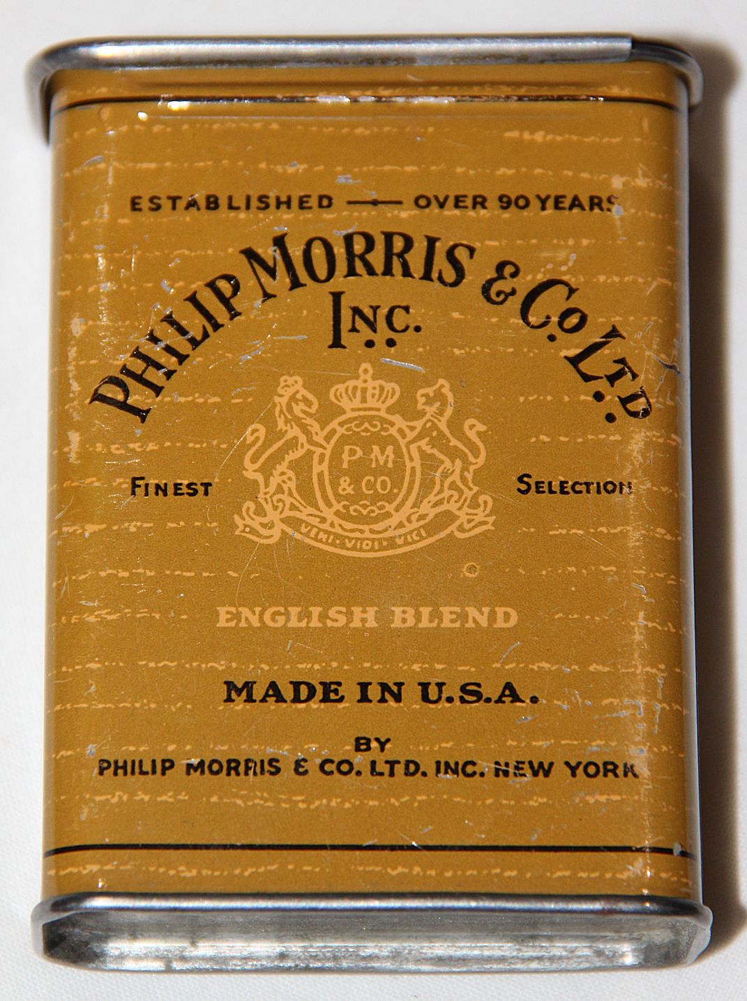 E614. WWII ERA PHILIP MORRIS 20 COUNT CIGARETTE TIN - B & B Militaria