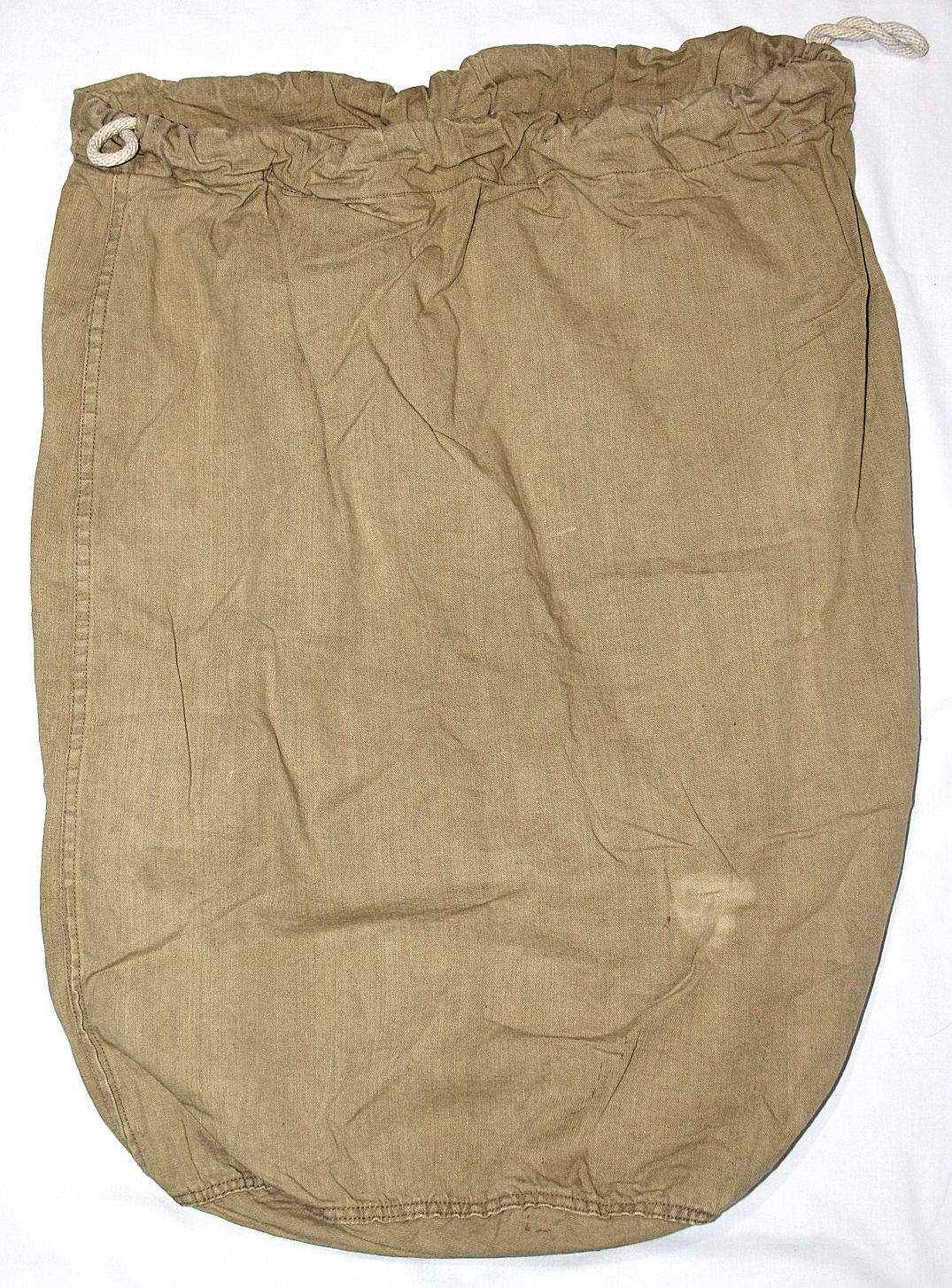 E629. EARLY WWII KHAKI WEB BARRACKS BAG - B & B Militaria