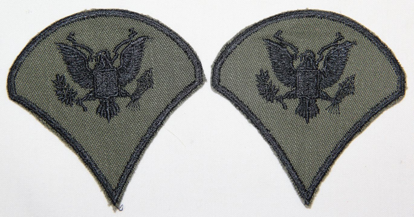 T434. VIETNAM FIRST PATTERN SUBDUED SPECIALIST 4TH CLASS CHEVRONS - B ...