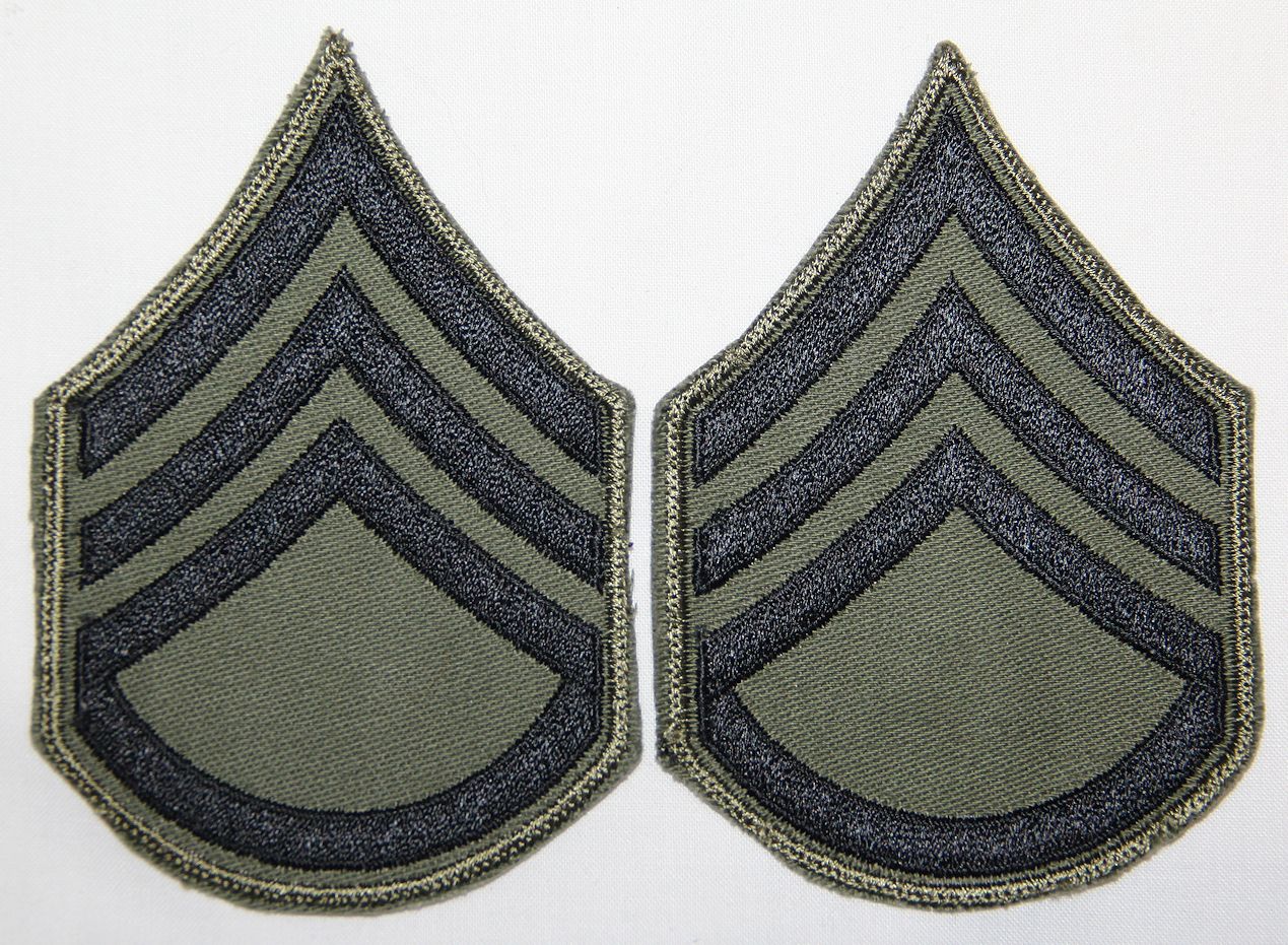 T440. VIETNAM FIRST PATTERN SUBDUED E-6 STAFF SERGEANT CHEVRONS - B & B Militaria