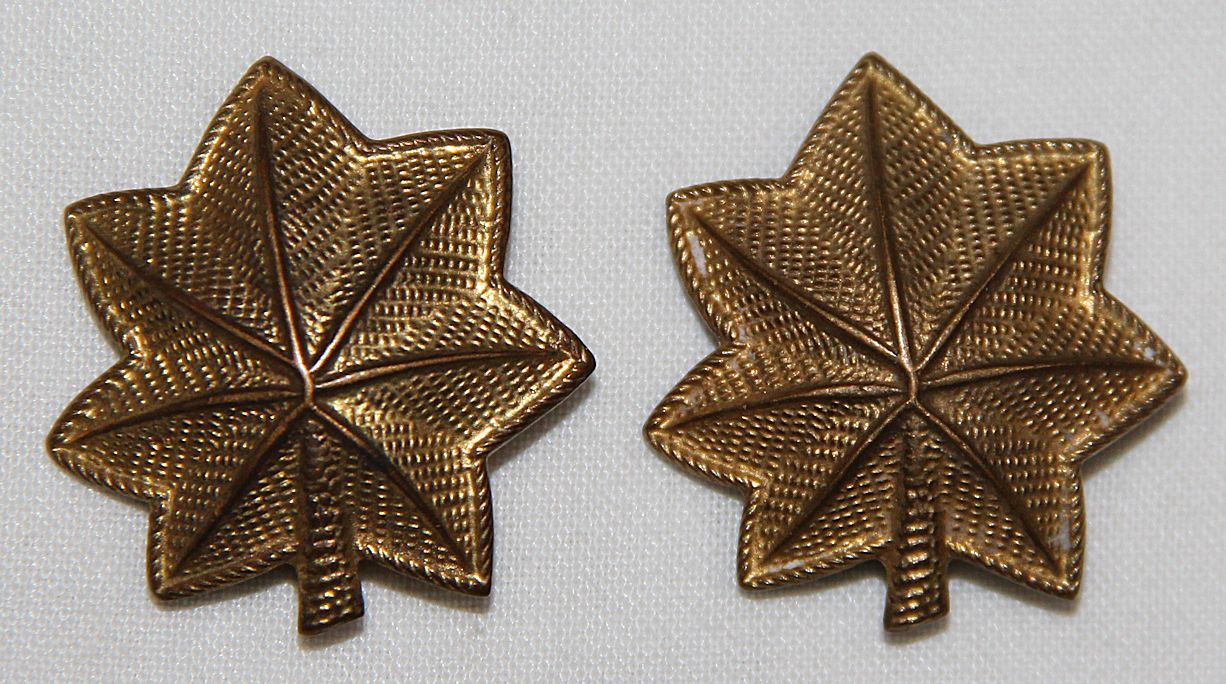 H233. PAIR OF WWII NS MEYER SHOULD-R-FORM MAJOR RANK INSIGNIA - B & B ...