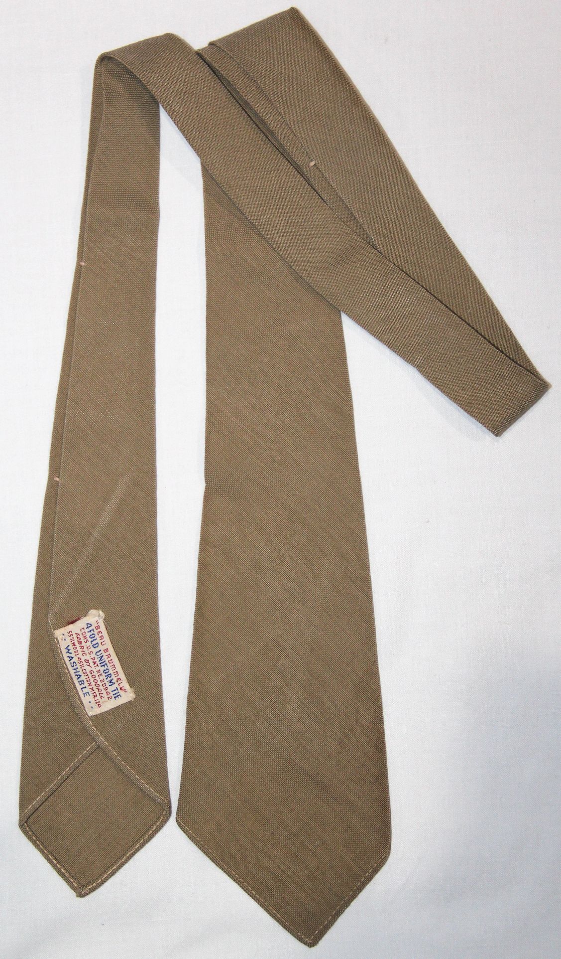 D171. WWII BEAU BRUMMELL 4 FOLD UNIFORM NECK TIE - B & B Militaria