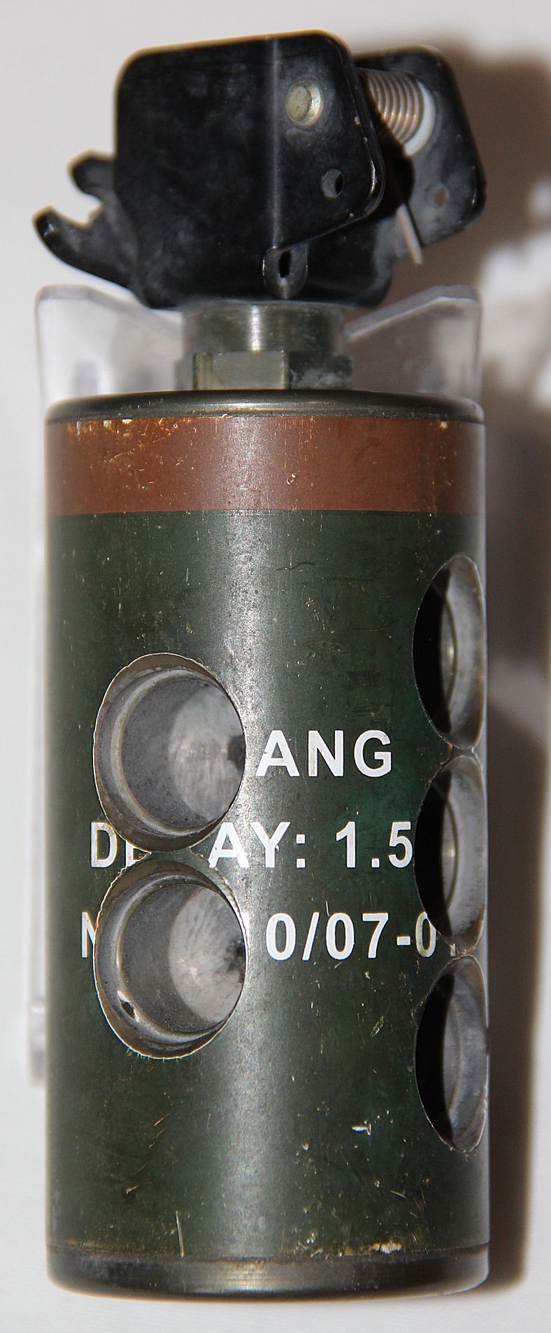 U101. INERT MILITARY 9 BANG FLASH GRENADE - B & B Militaria