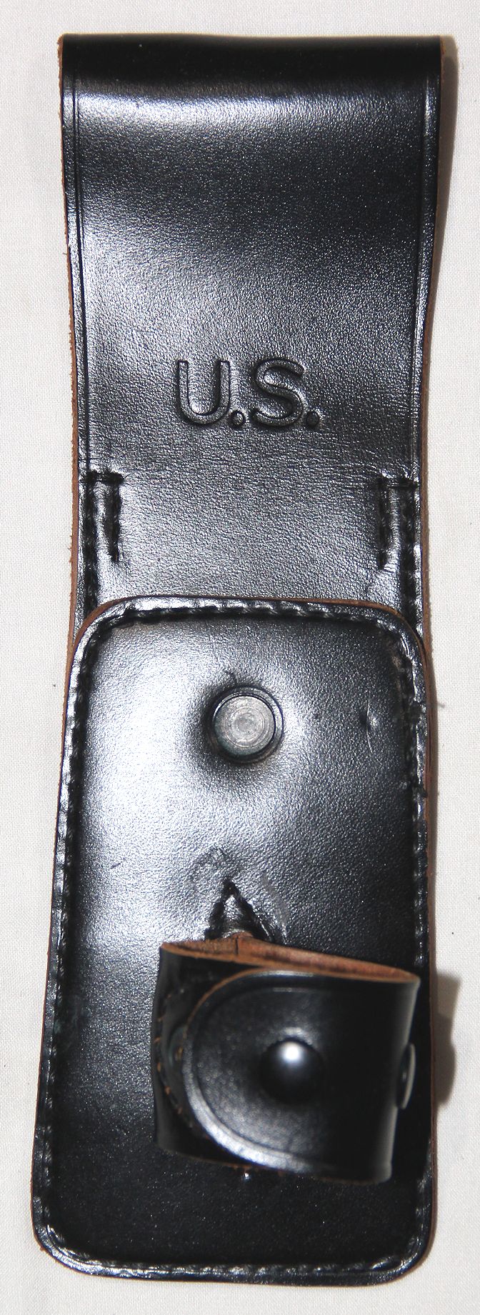 T492. UNISSUED VIETNAM 1970 DATED MILITARY POLICE BATON CARRIER - B & B ...