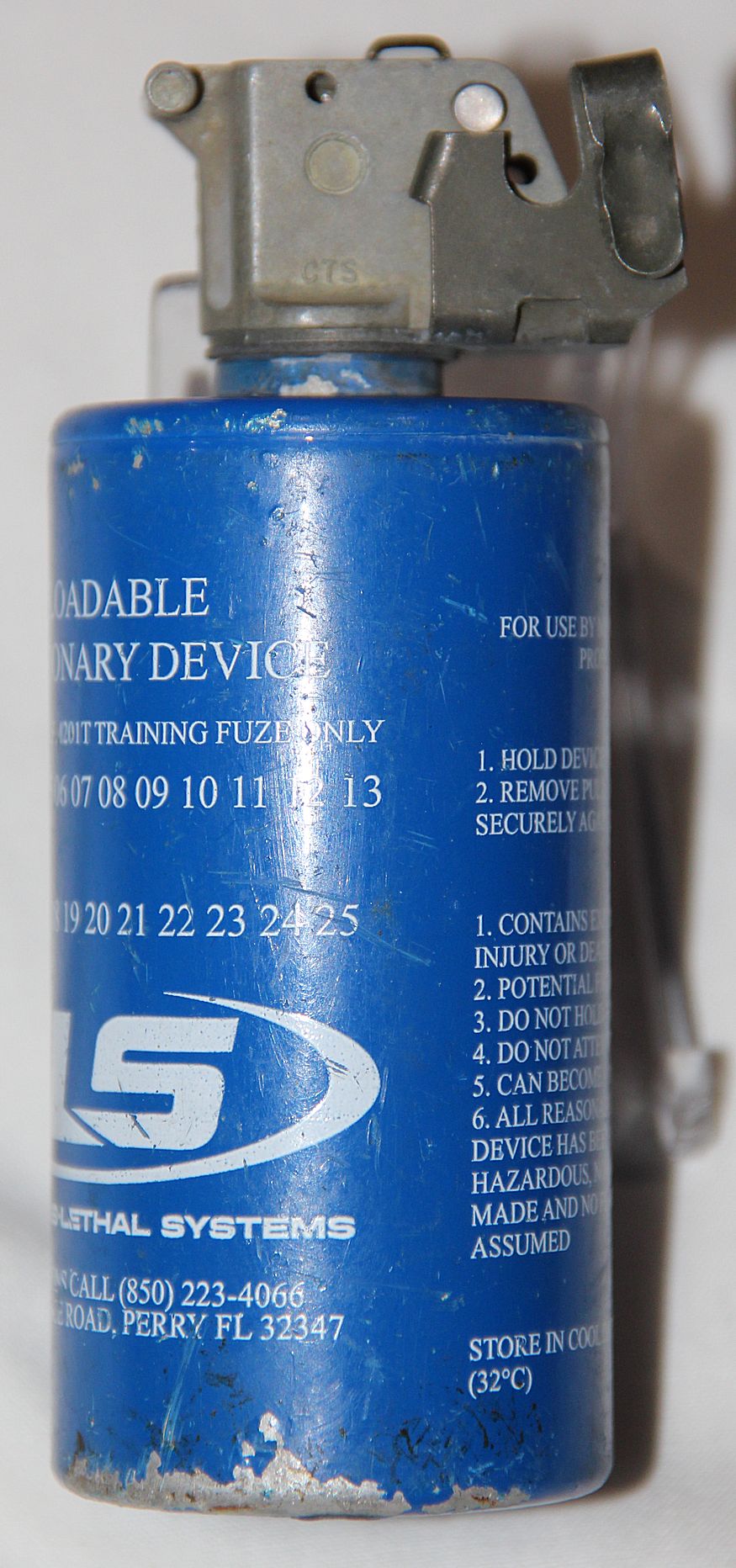 U104. INERT RELOADABLE FLASH BANG GRENADE - B & B Militaria