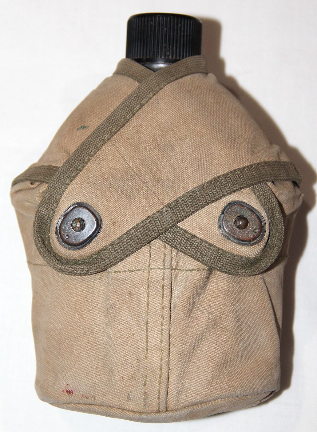 E772. NAMED WWII USMC CRISS CROSS FLAP CANTEEN SET - B & B Militaria