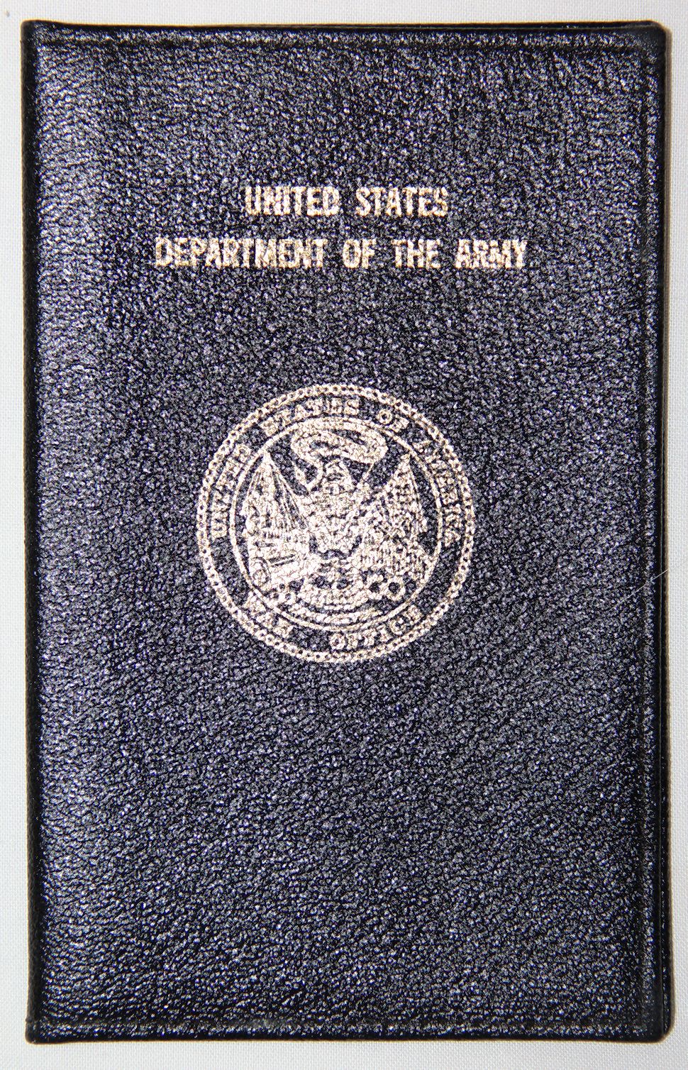 T513. VIETNAM UNITED STATES DEPARTMENT OF THE ARMY ID BOOK - B & B ...