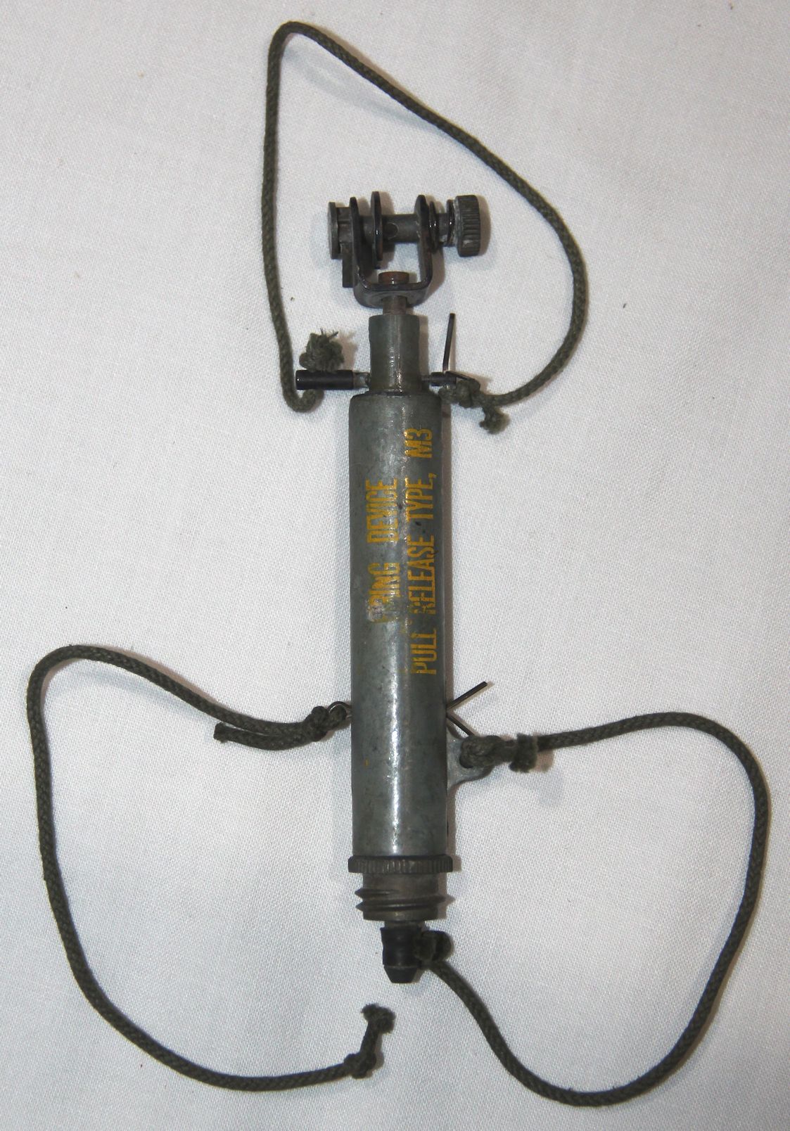 E676. INERT WWII-VIETNAM M3 PULL RELEASE TYPE FIRING DEVICE - B & B ...