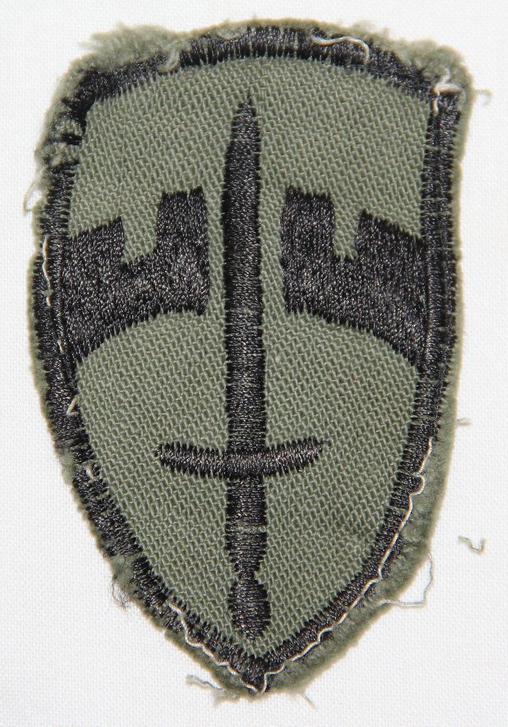 T522. VIETNAM THEATER MADE MACV PATCH - B & B Militaria