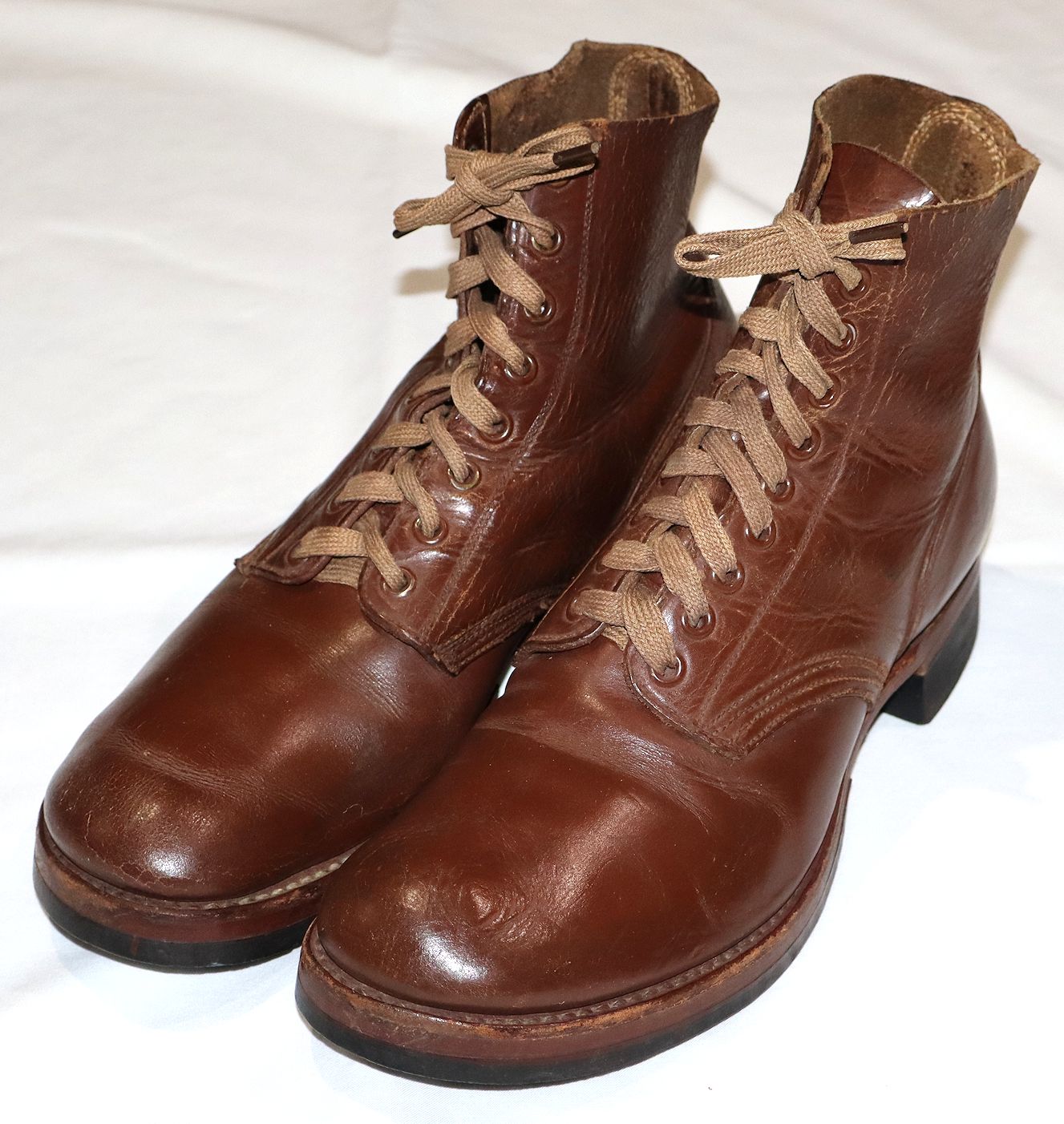 D211. WWII US ARMY TYPE II LEATHER SERVICE SHOES BOOTS - B & B Militaria