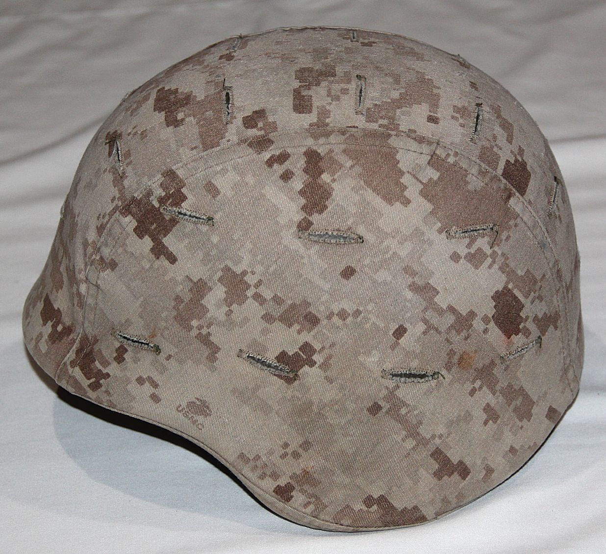 U113. PASGT HELMET BY UNICOR WITH NAMED USMC MARPAT COVER - B & B Militaria