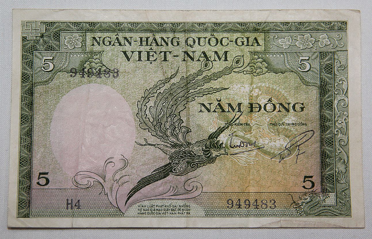 T556. SOUTH VIETNAM 5 DONG NOTE PAPER MONEY - B & B Militaria