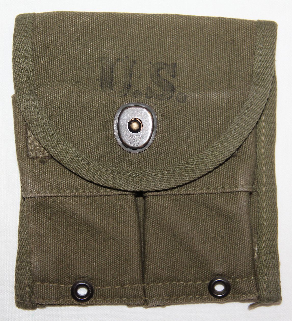 E851. WWII 1945 DATED M1 CARBINE MAGAZINE POUCH - B & B Militaria