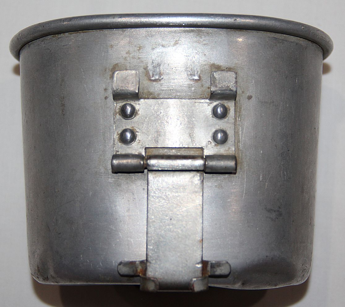 E852. WWII 1941 DATED CANTEEN CUP - B & B Militaria