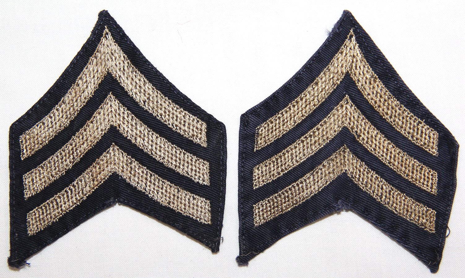 G324. WWII THEATHER MADE SERGEANT CHEVRONS - B & B Militaria