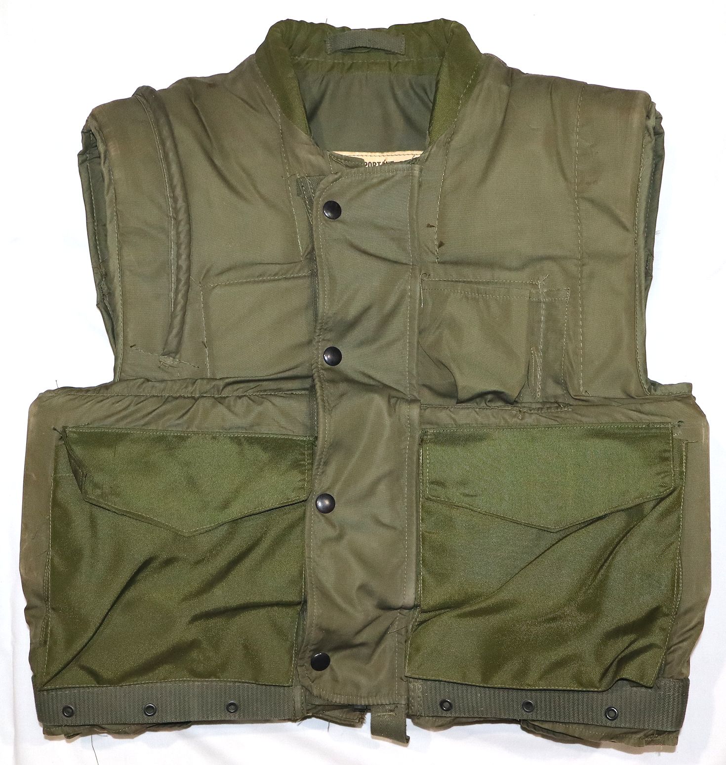 T585. VIETNAM 1968 DATED USMC M1955 FLAK VEST BODY ARMOR WITH PLATES ...