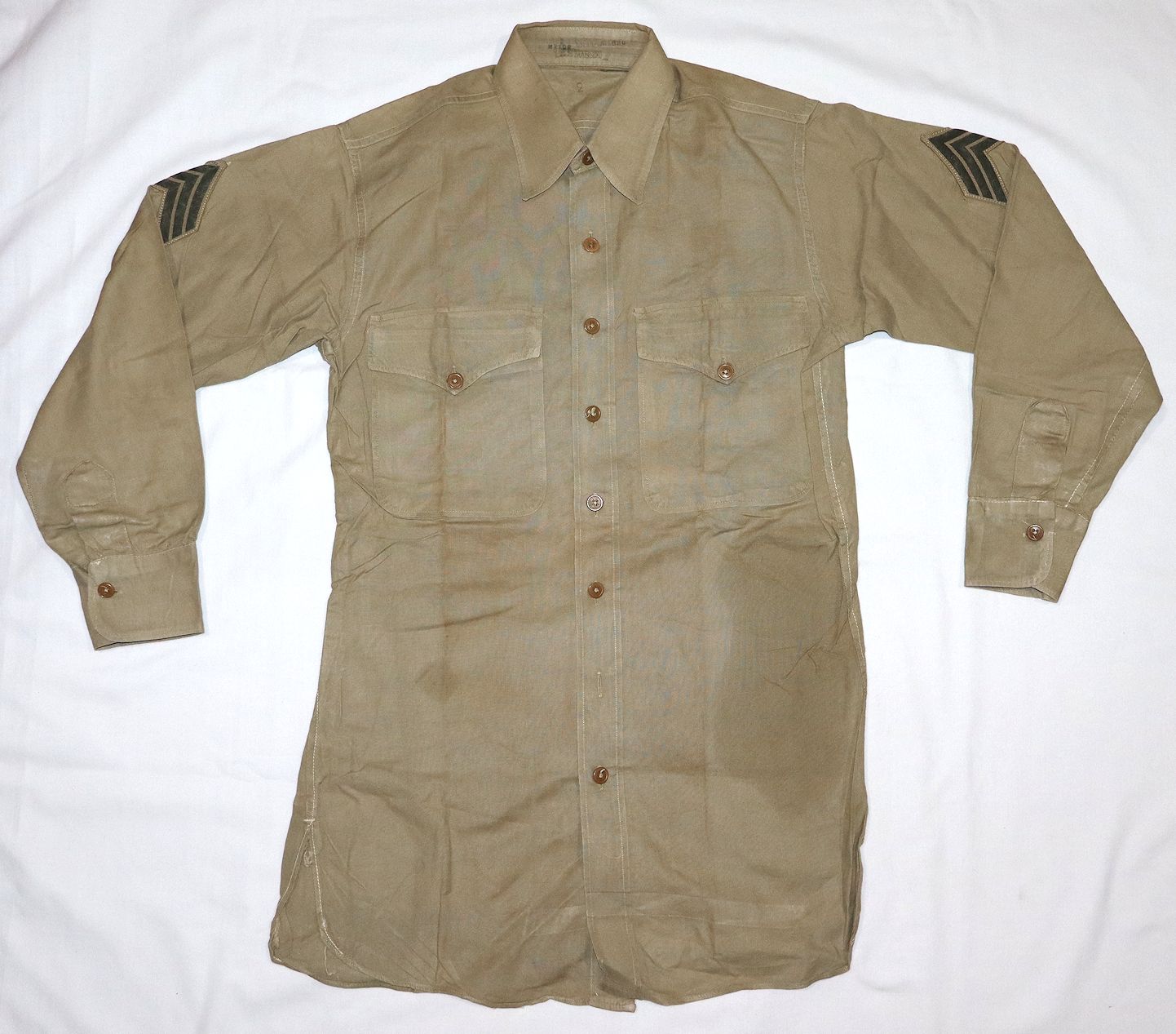 D231. WWII NAMED USMC KHAKI SHIRT - B & B Militaria