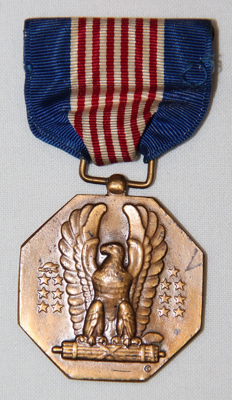 H304. WWII SOLDIERS MEDAL - B & B Militaria