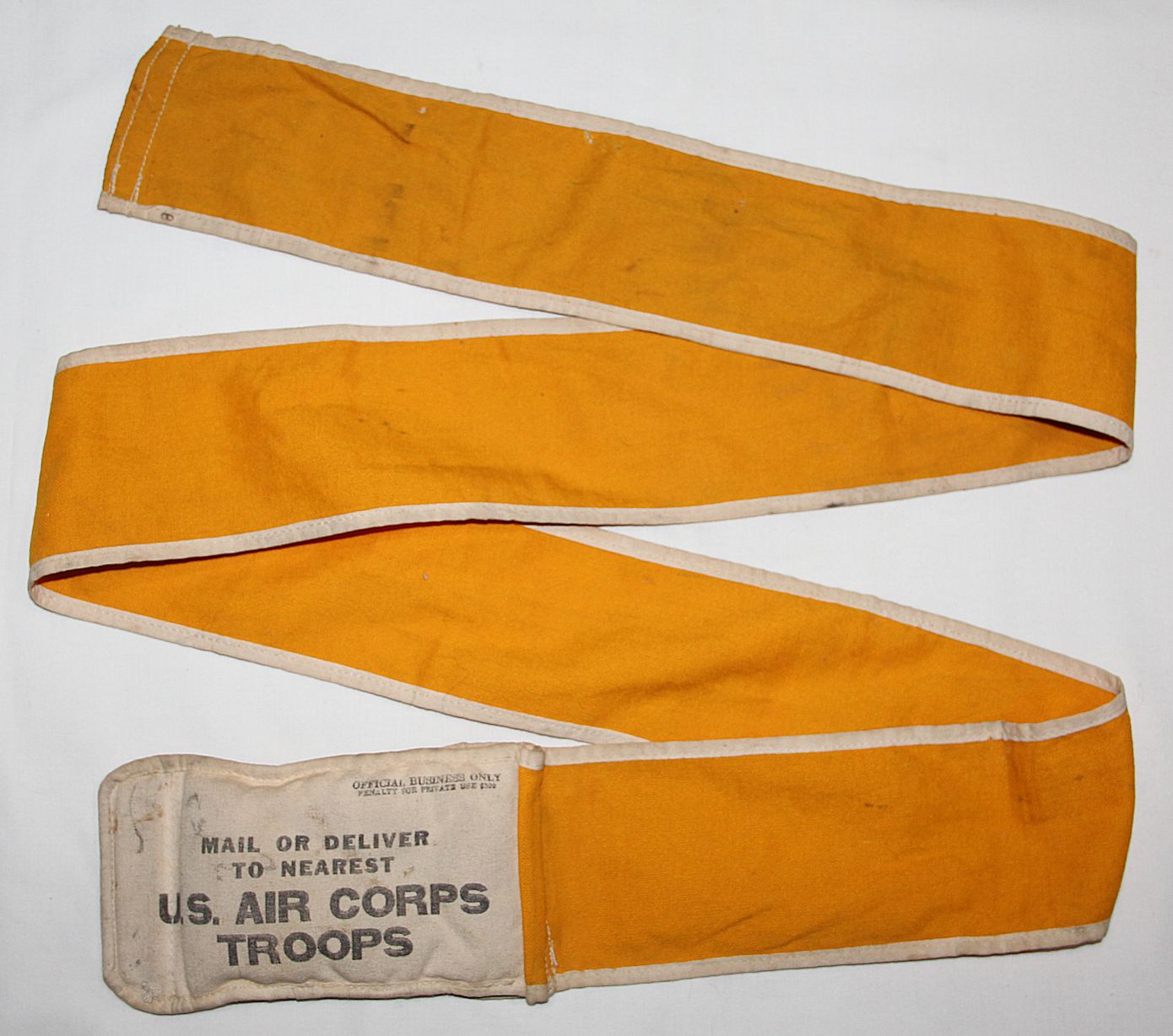 E915. WWII AAF AIR TO GROUND MESSAGE DROP POUCH WITH STREAMER - B & B ...